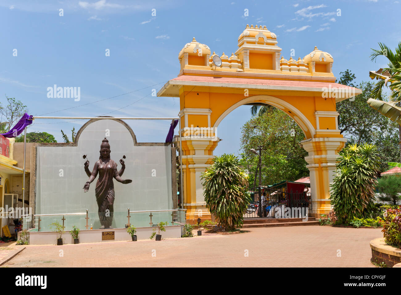 Mahalaxmi Temple Bandode, Ponda Stock Photo - Alamy