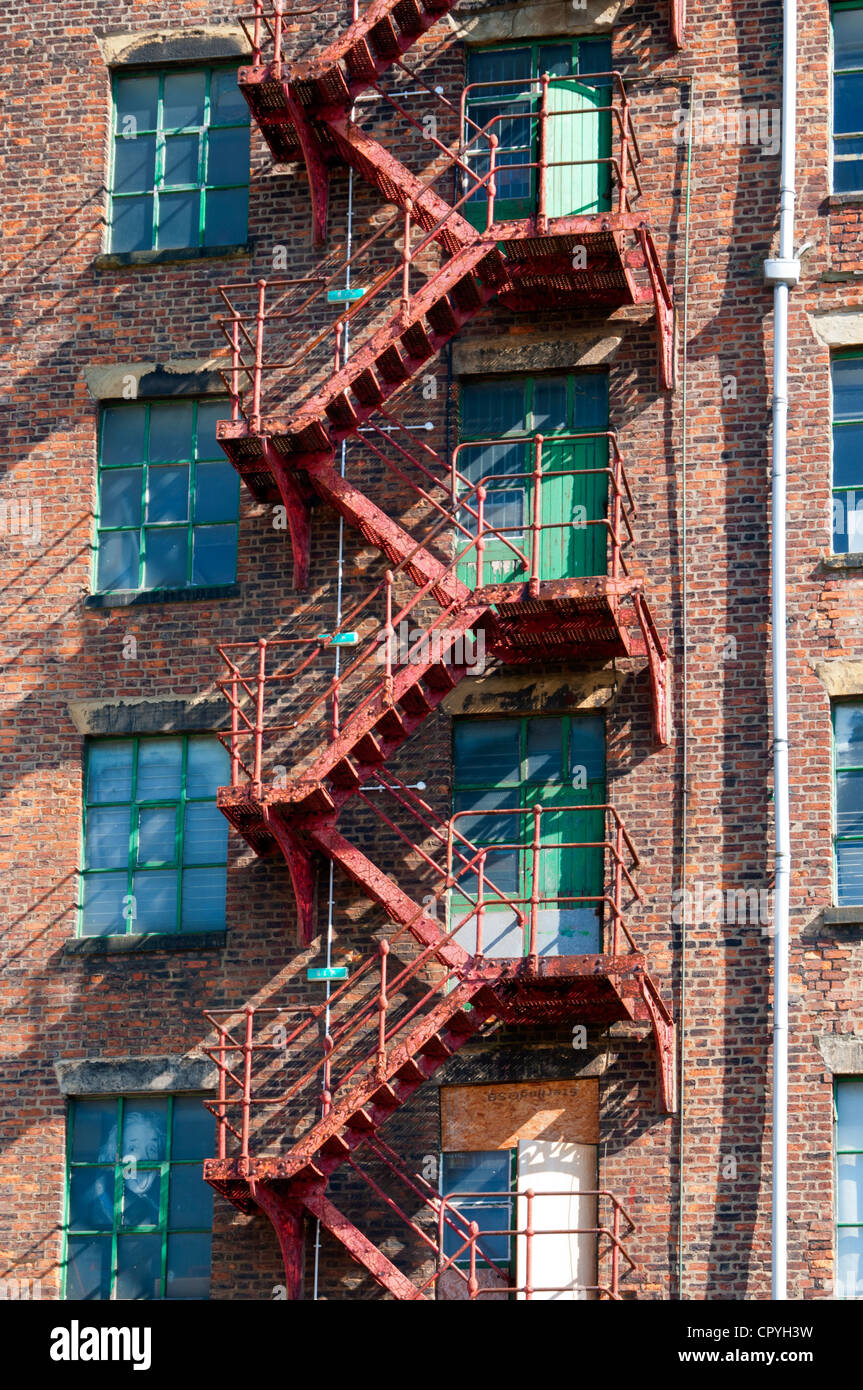 Fire escape zig zag hi-res stock photography and images - Alamy
