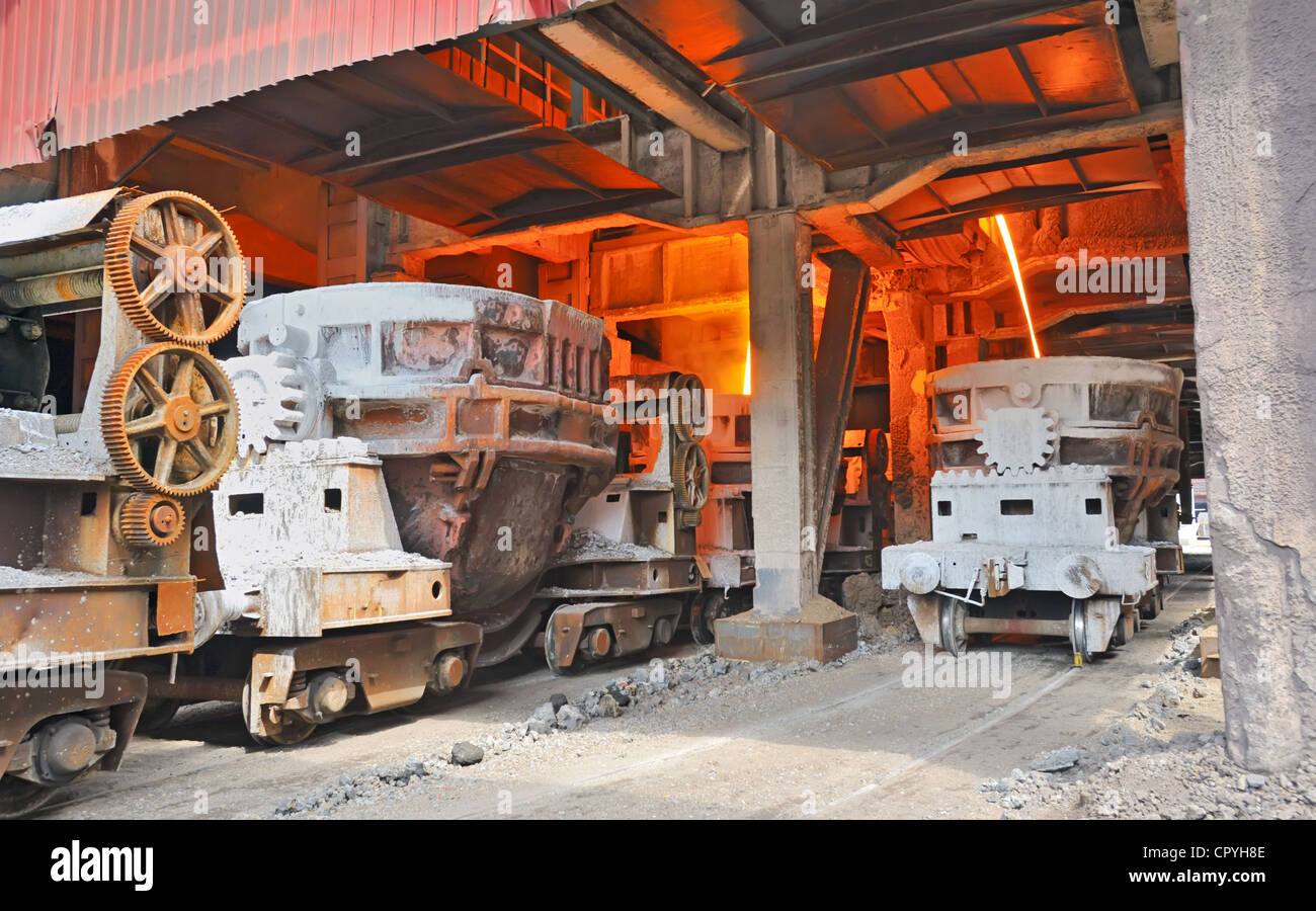 Molten metal work hi-res stock photography and images - Alamy