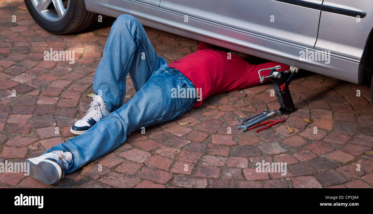 Car jack mechanic hi-res stock photography and images - Alamy