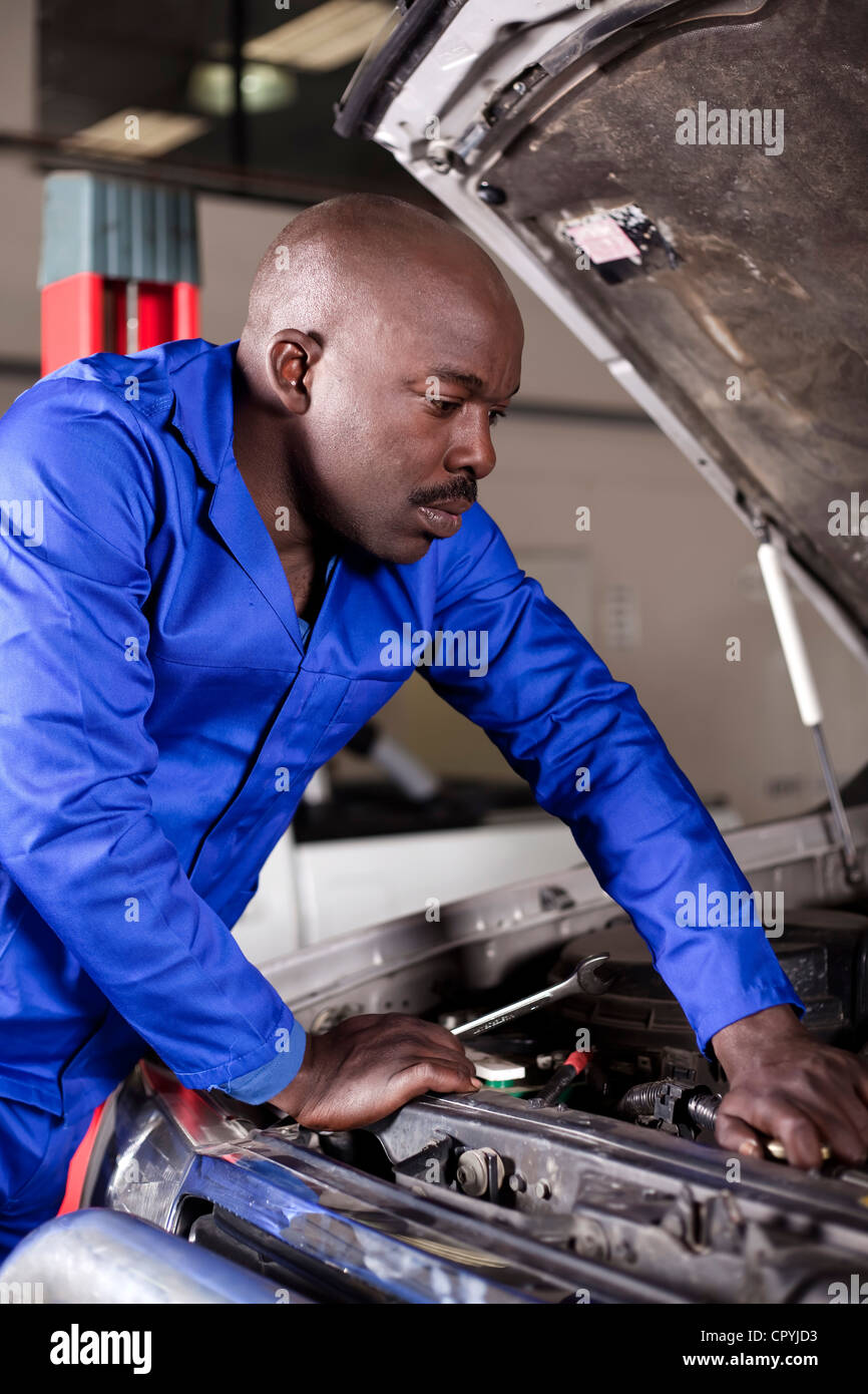 Black motor mechanic hi-res stock photography and images - Alamy