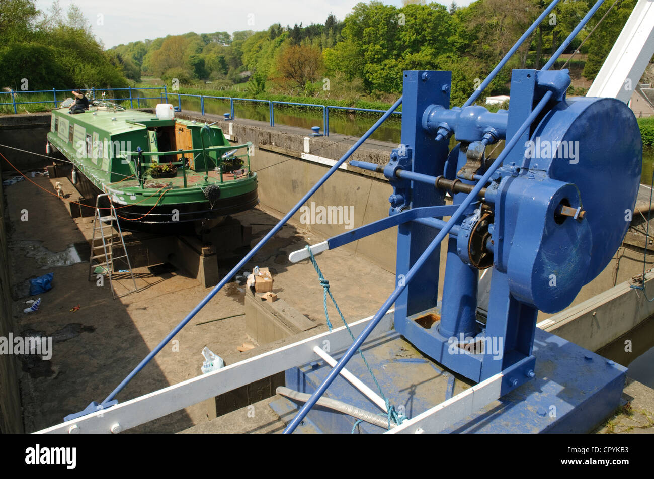 Crane dry dock hi-res stock photography and images - Alamy