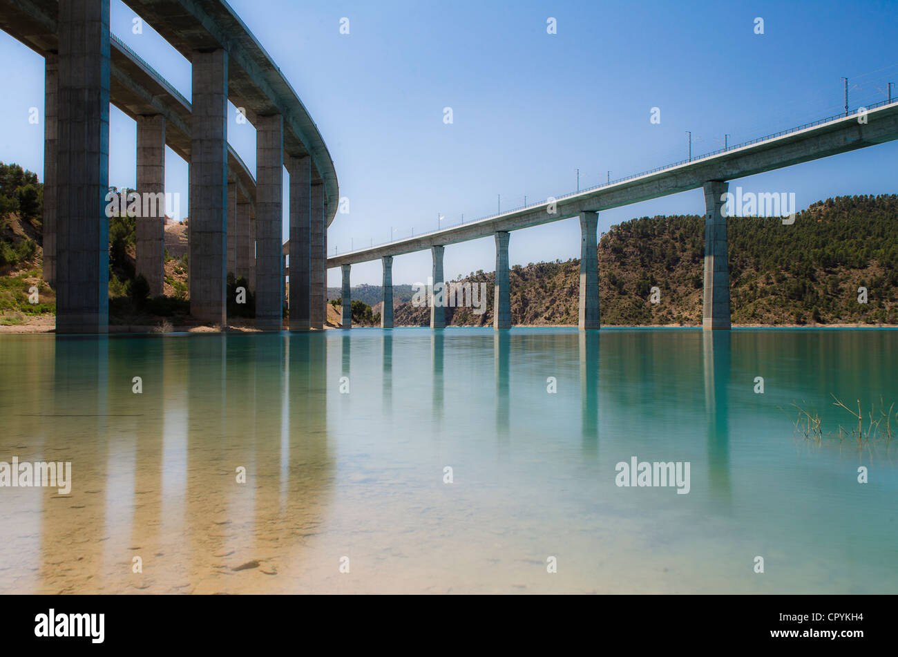 Bridge over water hi-res stock photography and images - Alamy