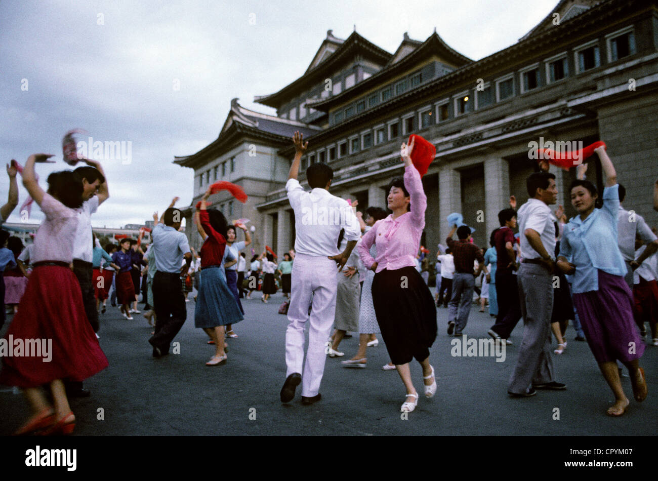 North Korea, Pyongyang Square, dances in the evening Stock Photo - Alamy