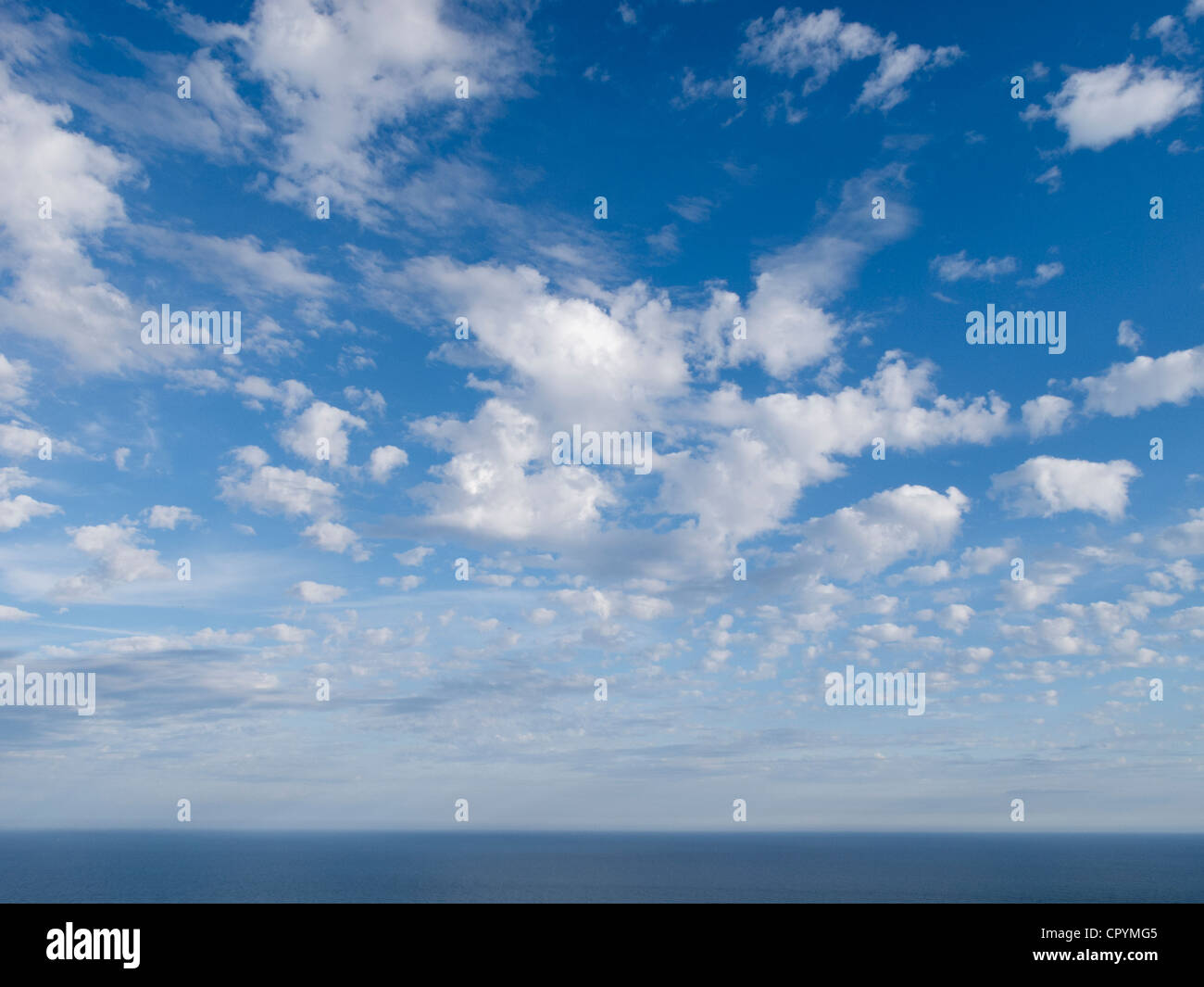 Blue sky and clouds hi-res stock photography and images - Alamy