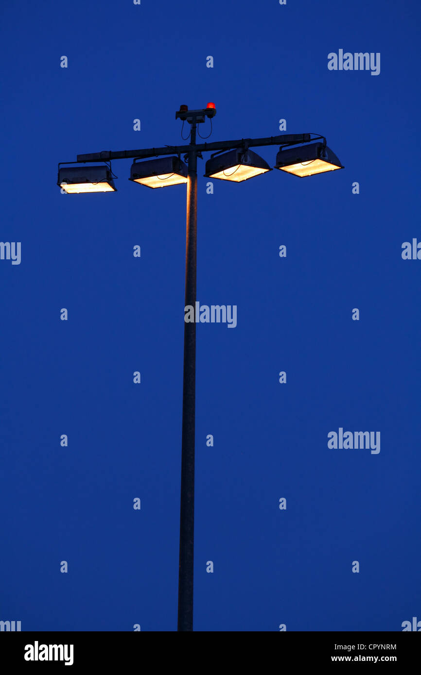 Floodlight mast hi-res stock photography and images - Alamy