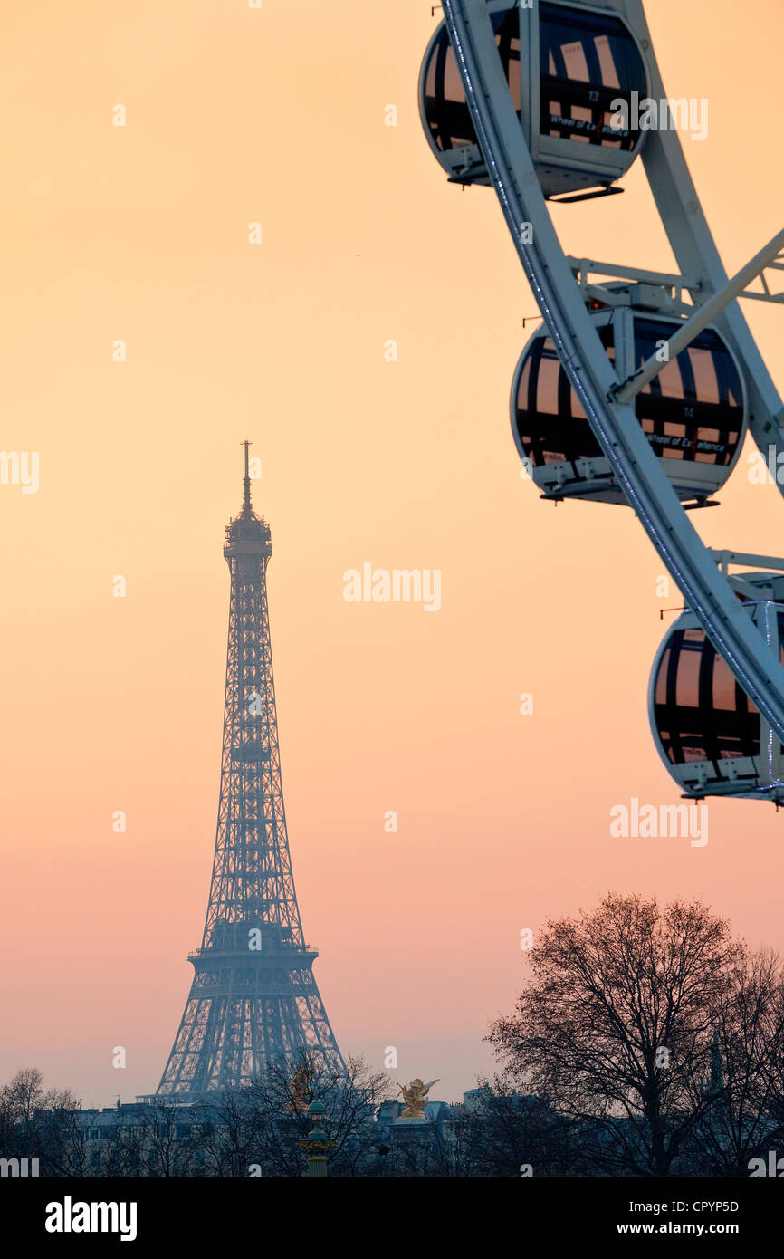 France, Paris, Place de la Concorde, Eiffel Tower in the background ...