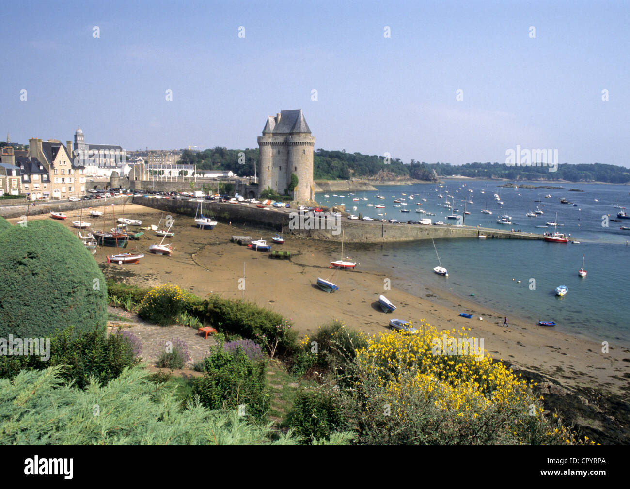 Saint servan harbour hi-res stock photography and images - Alamy