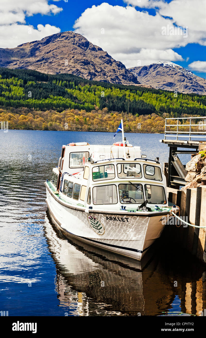 Inversnaid hotel harbour hi-res stock photography and images - Alamy