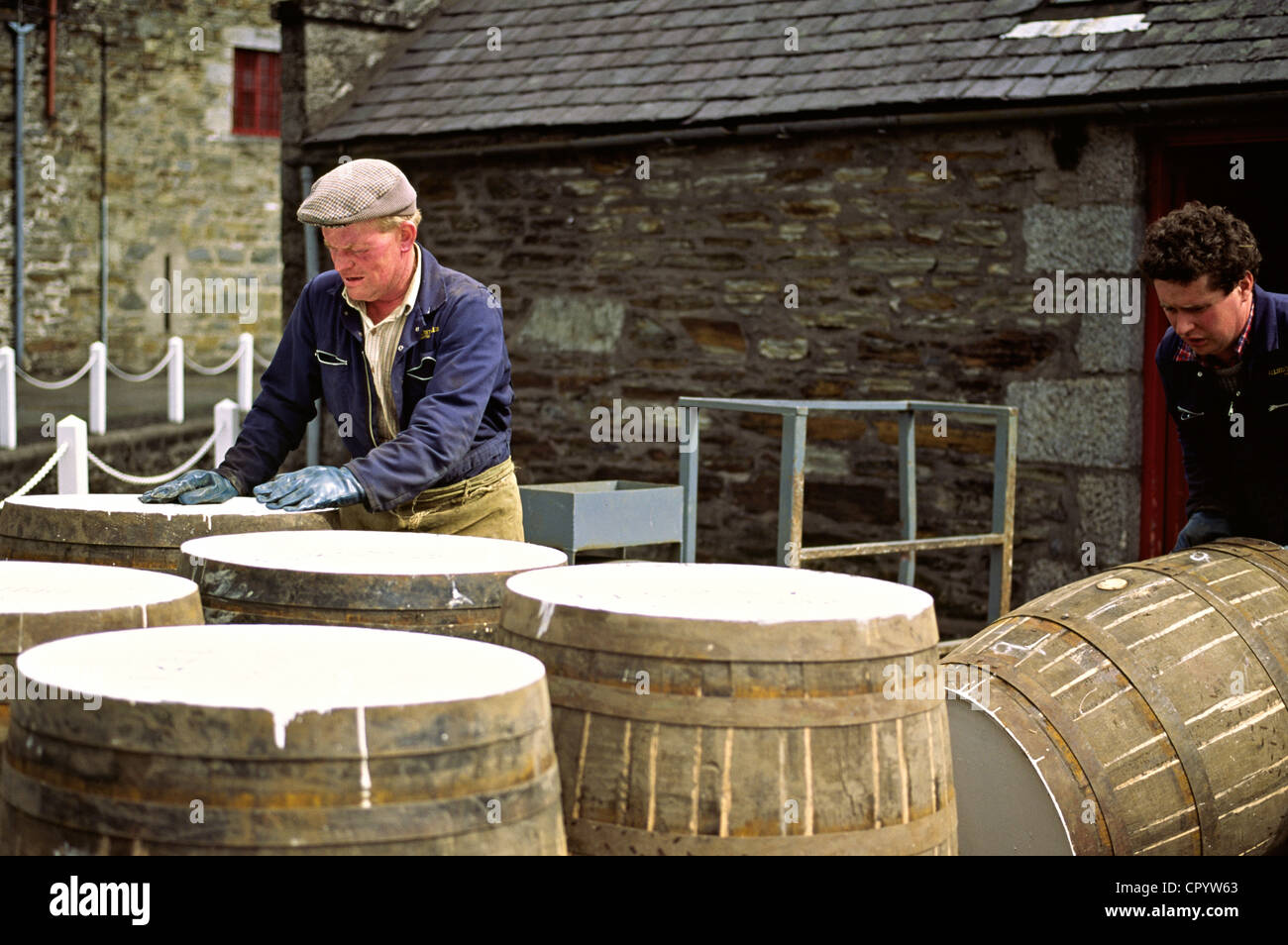 Oak casks manufacture hi-res stock photography and images - Alamy