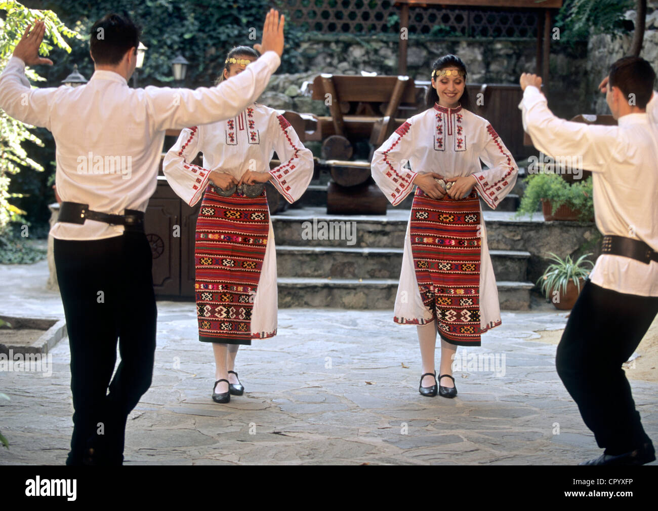 Bulgaria folk dance hi-res stock photography and images - Alamy