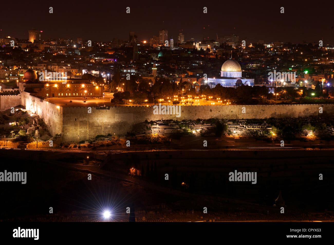 View from the Mount of Olives in Jerusalem by night, with Wailing Wall ...