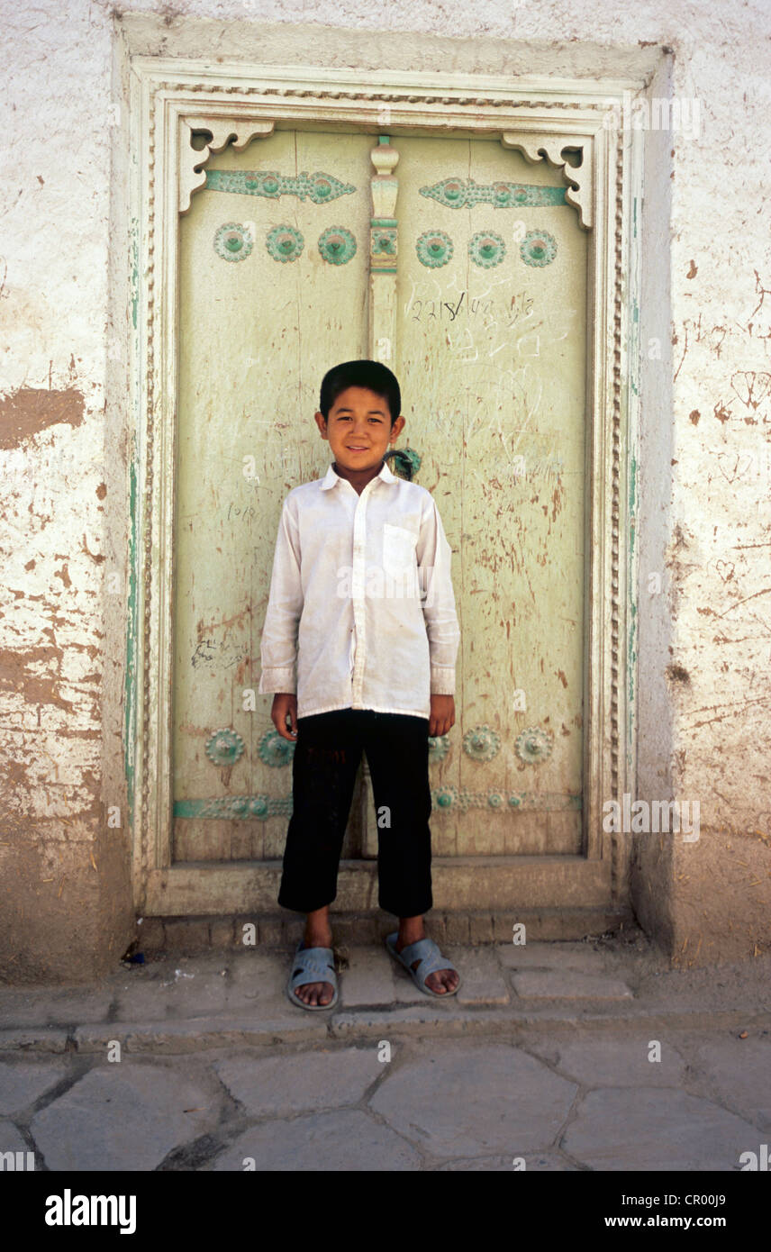 China, Xinjiang, child in the old town of Kashgar Stock Photo - Alamy
