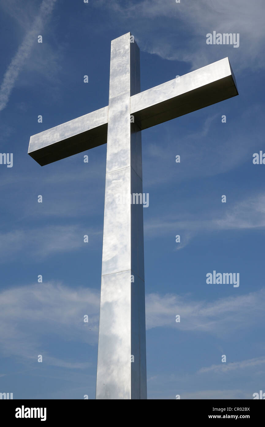 Metal cast cross hi-res stock photography and images - Alamy