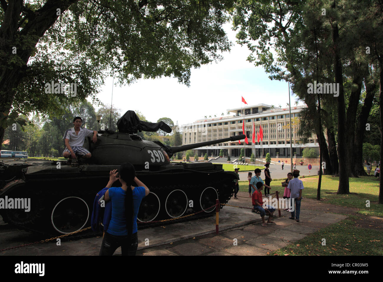 Saigon vietnam t54 tank hi-res stock photography and images - Alamy
