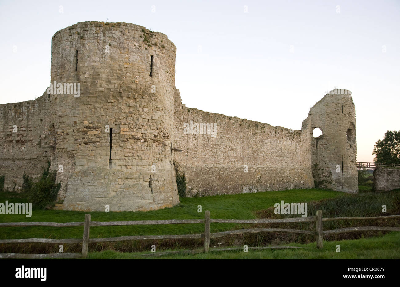 English norman castles england uk hi-res stock photography and images ...