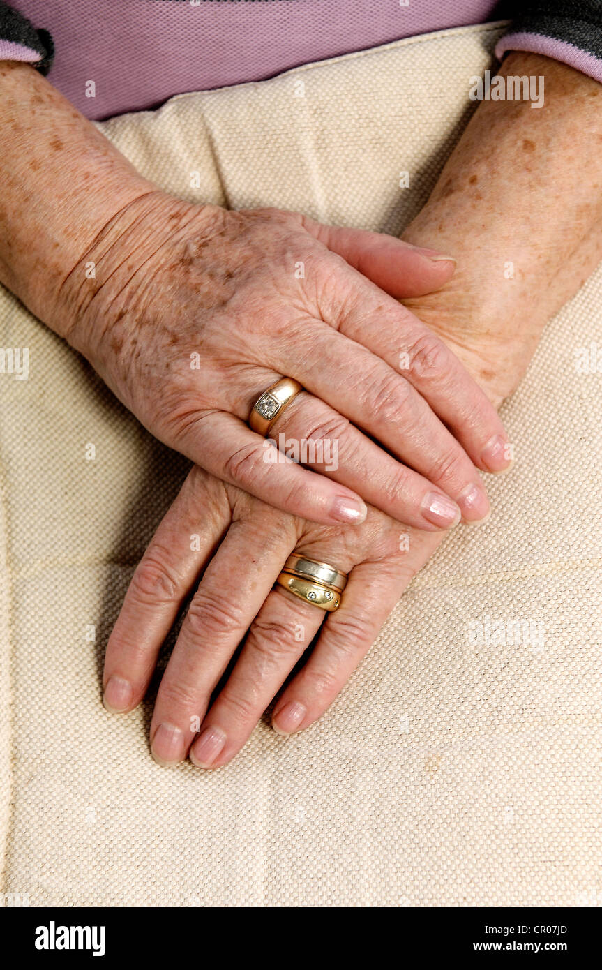 Hands fold wrinkle hi-res stock photography and images - Alamy