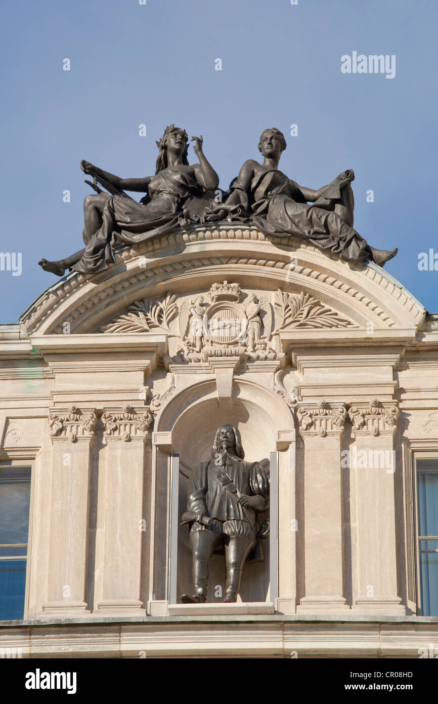 Sculptures, Quebec Parliament Buildings, National Assembly of Quebec ...