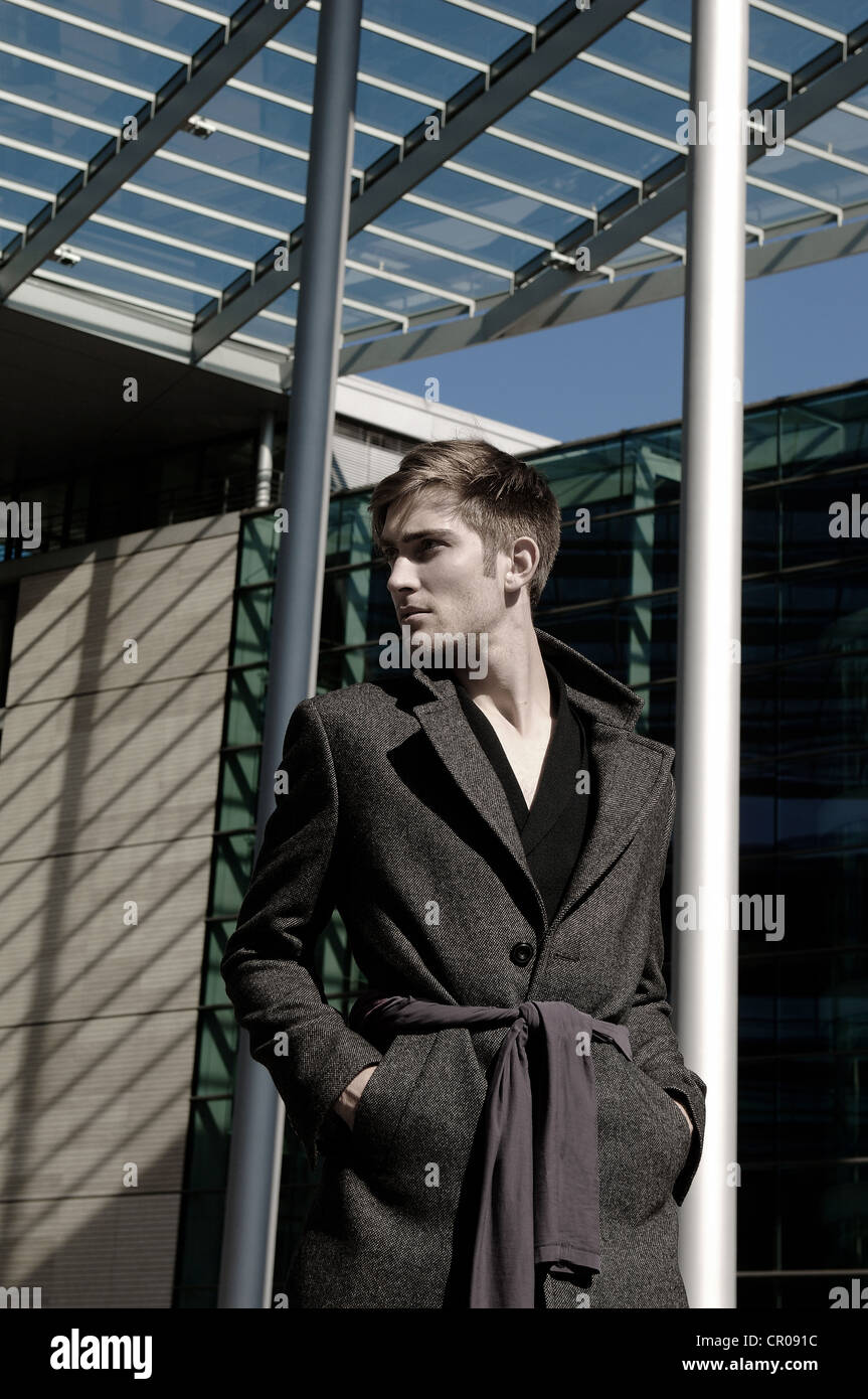 Man in overcoat hi-res stock photography and images - Alamy