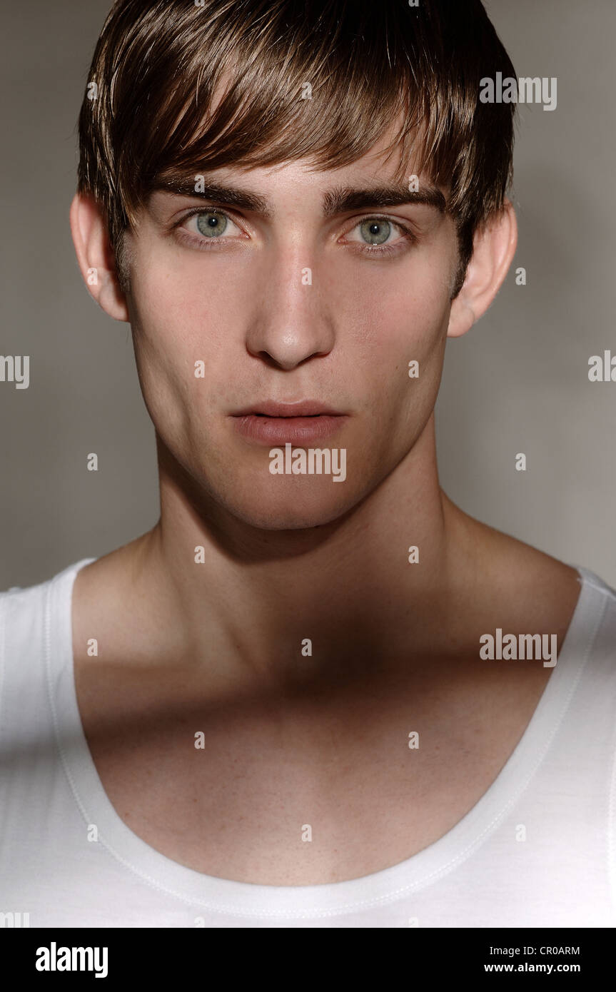 Portrait of a young man Stock Photo - Alamy