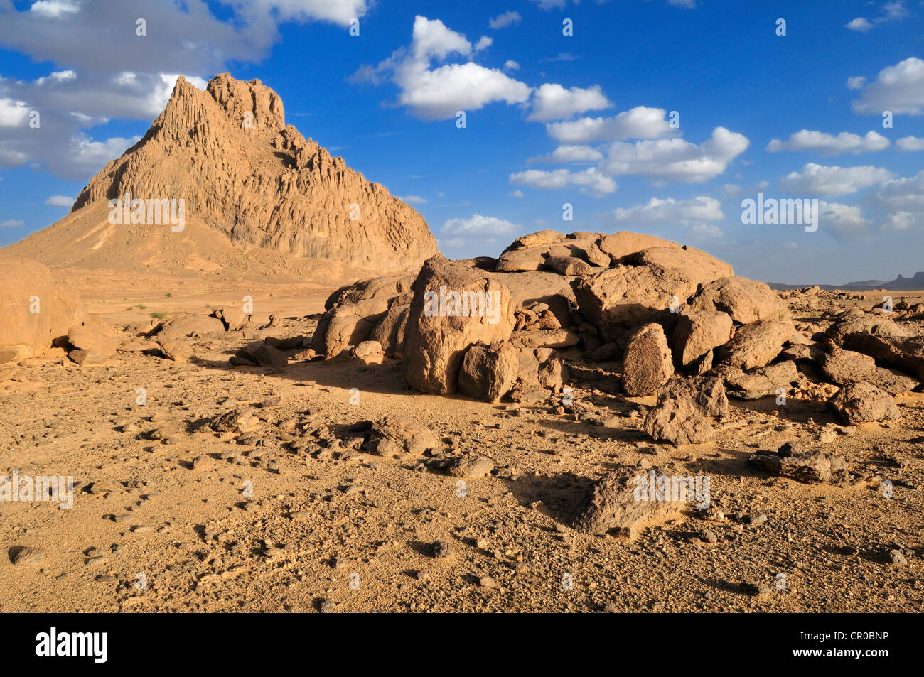 Ahaggar mountains hi-res stock photography and images - Alamy