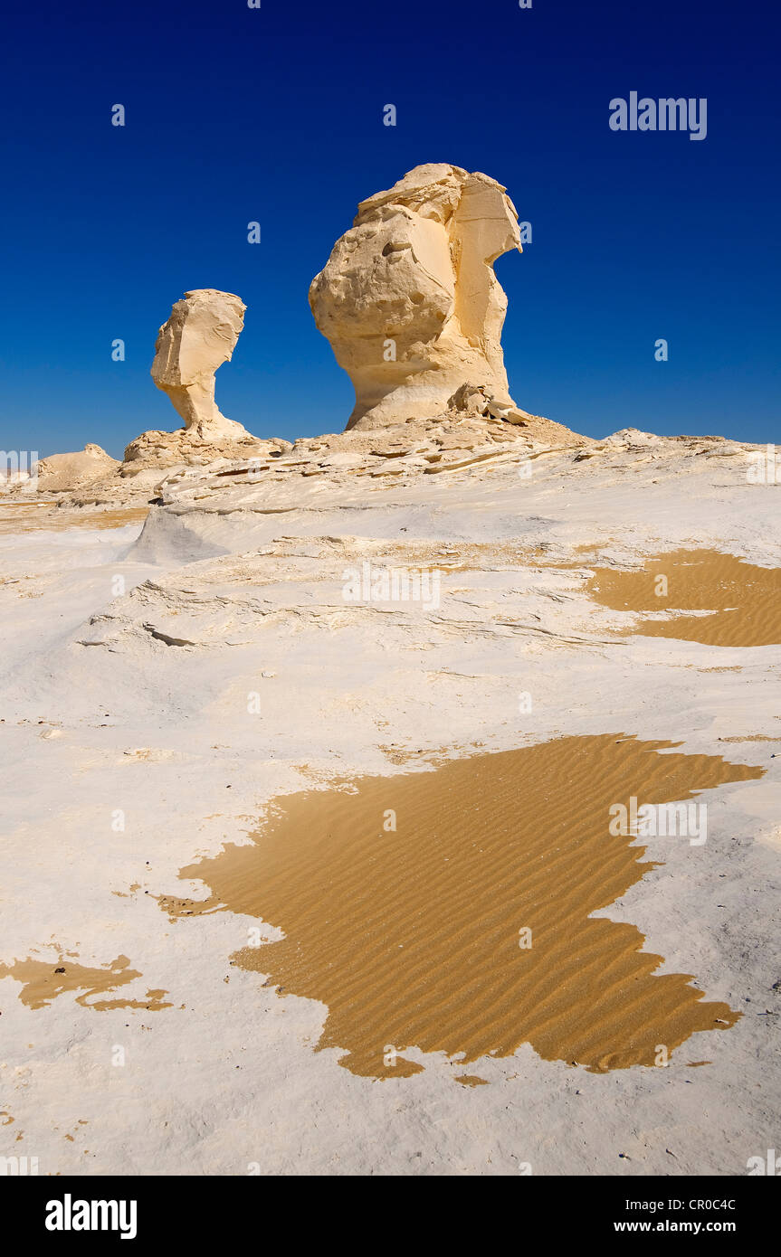 Egypt, Libyan Desert, Farafra, White Desert National Park Stock Photo ...