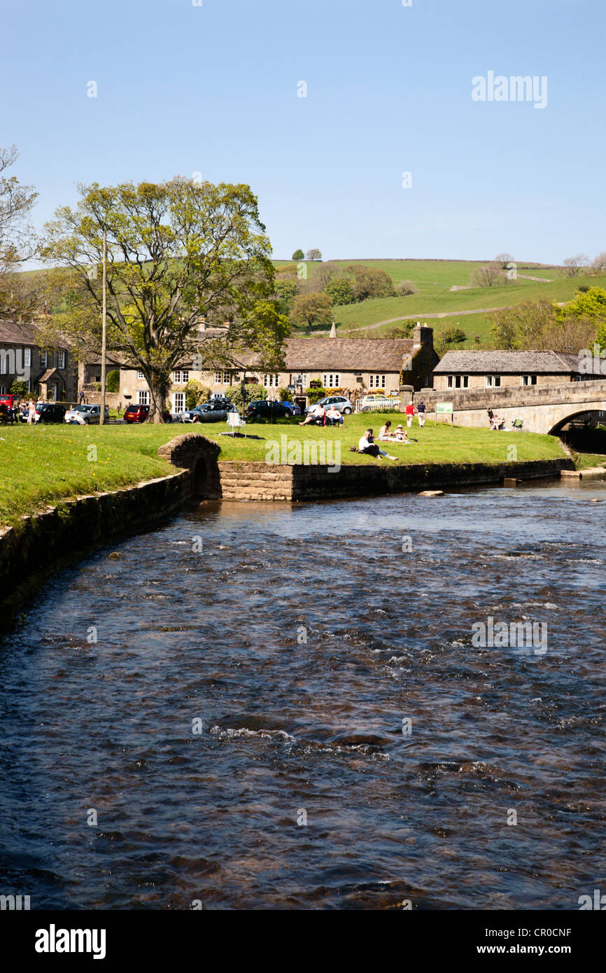 The River Wharfe at Burnsall Wharfedale Yorkshire Dales England Stock ...