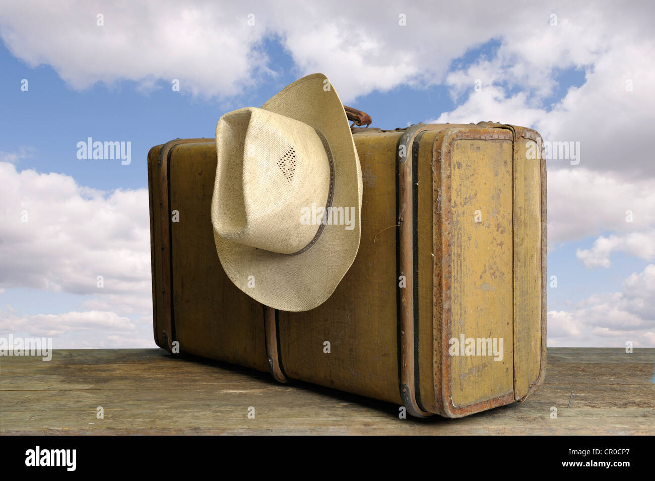 old vintage suitcase Stock Photo - Alamy