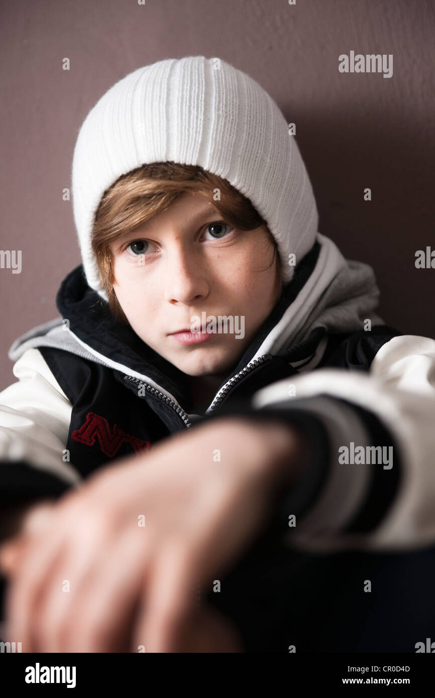 Cool boy wearing a cap Stock Photo - Alamy
