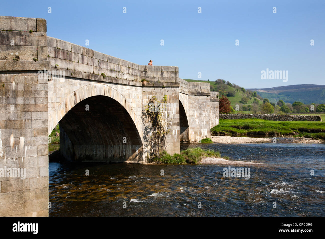 River wharfe bridge hi-res stock photography and images - Alamy