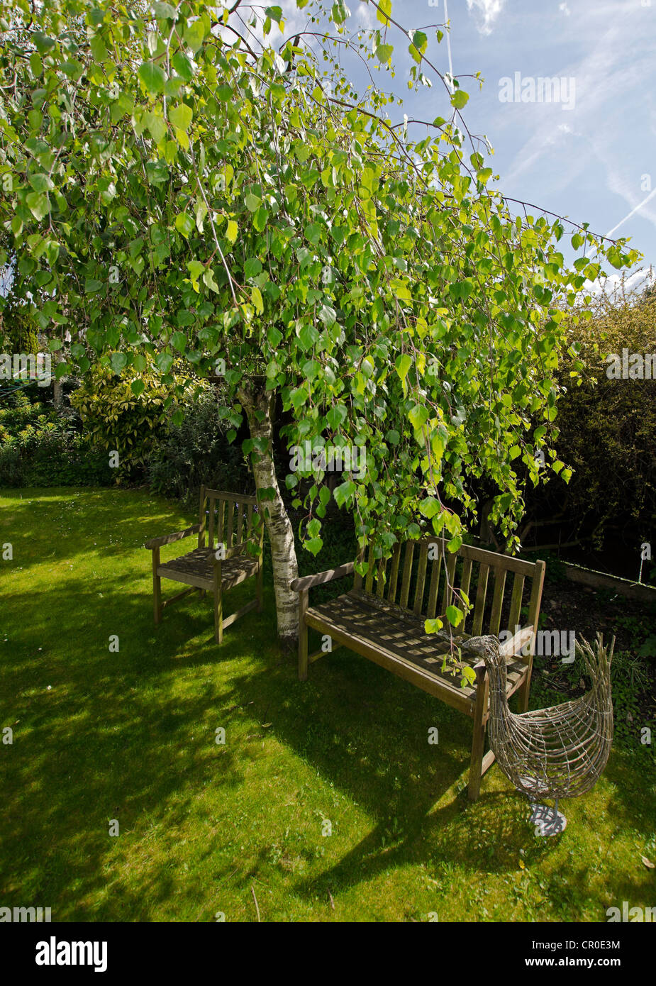 Shade garden seating hi-res stock photography and images - Alamy