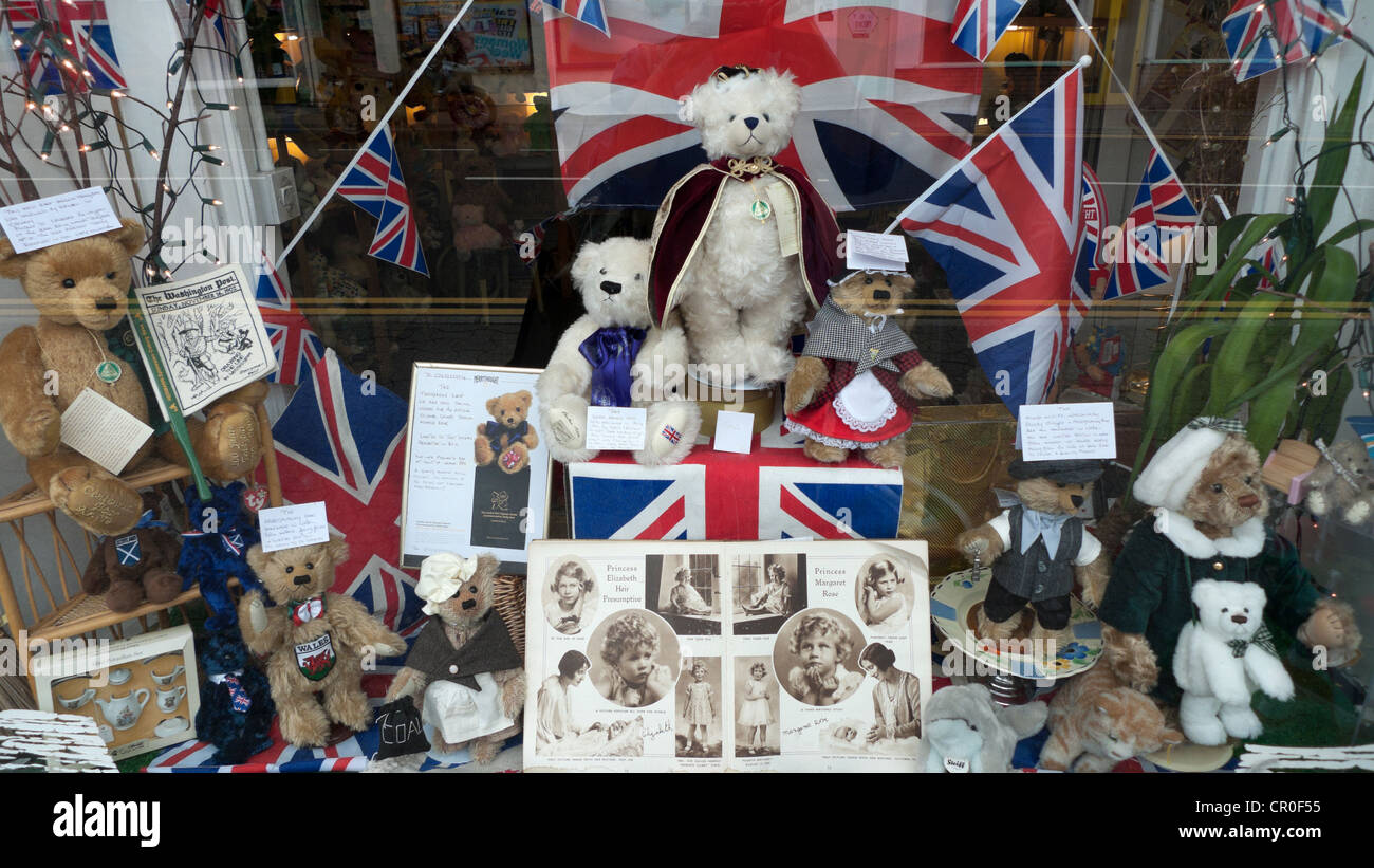 Queen Elizabeth II 60th Diamond Jubilee 2012 memorabilia display teddy ...