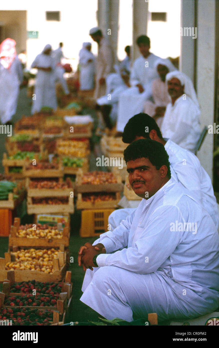 Scenes in the market in the Eastern oil rich Province shiite town of ...