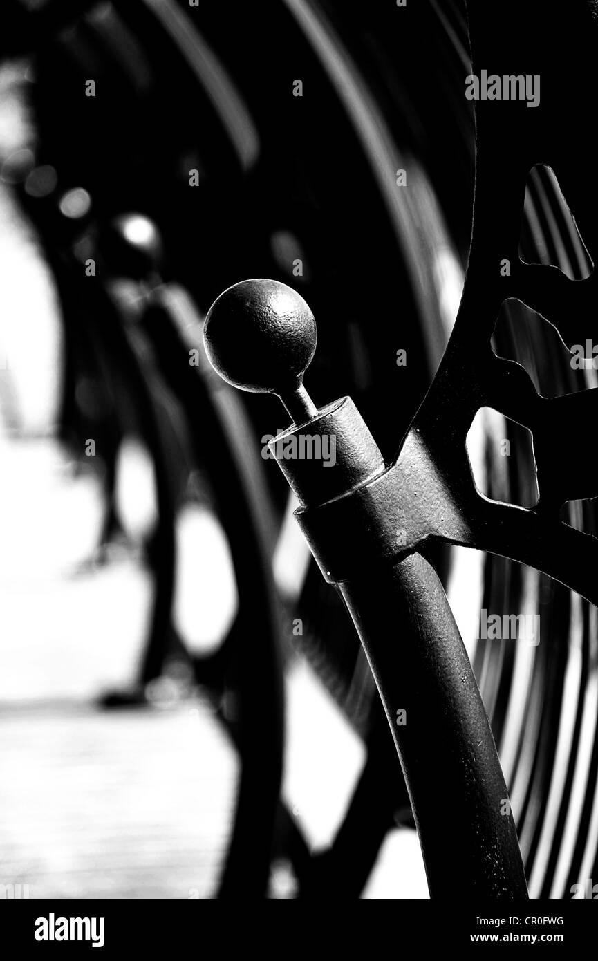 White railings and river hi-res stock photography and images - Alamy