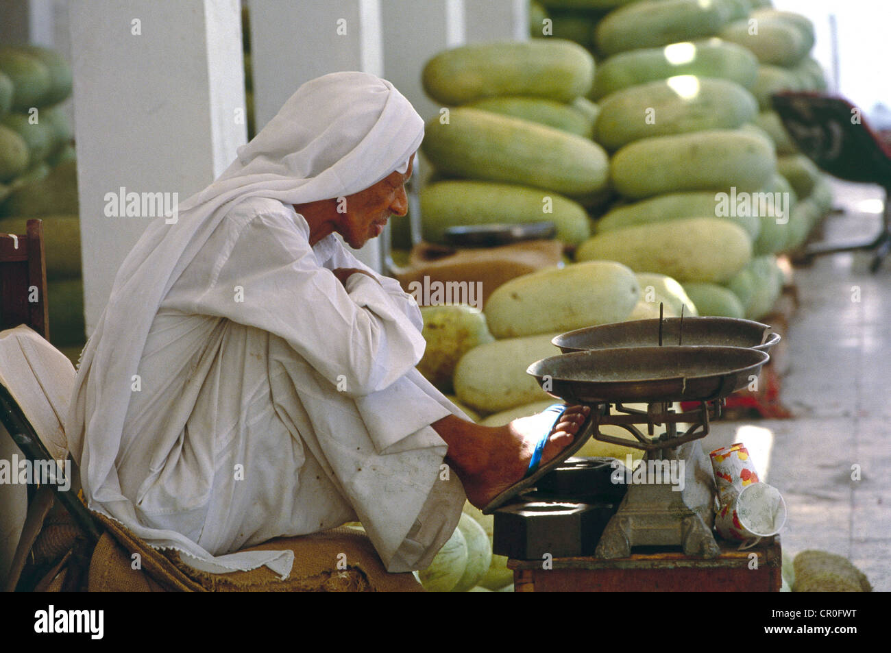 Scenes in the market in the Eastern oil rich Province shiite town of ...