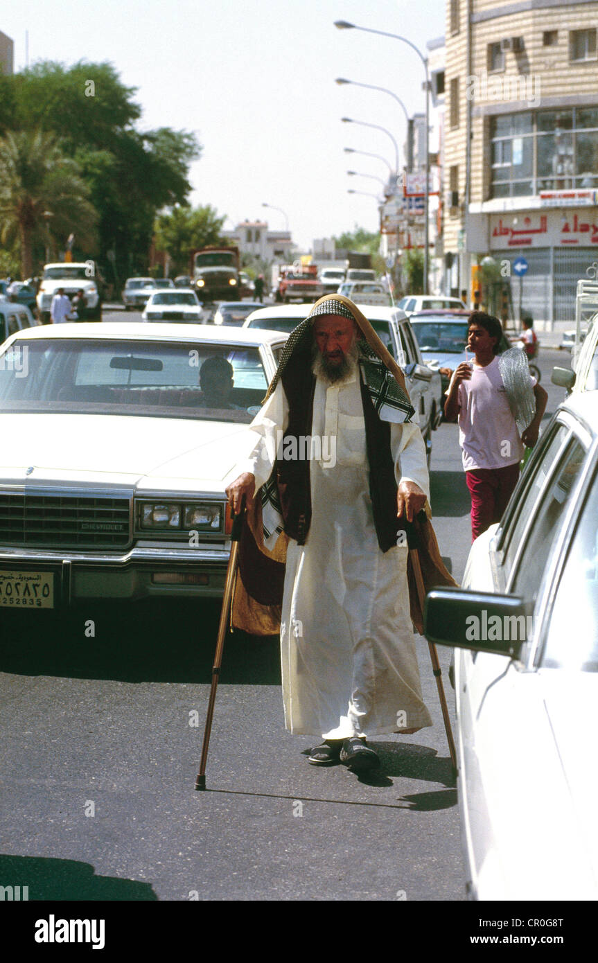 Scenes in the market in the Eastern oil rich Province shiite town of ...
