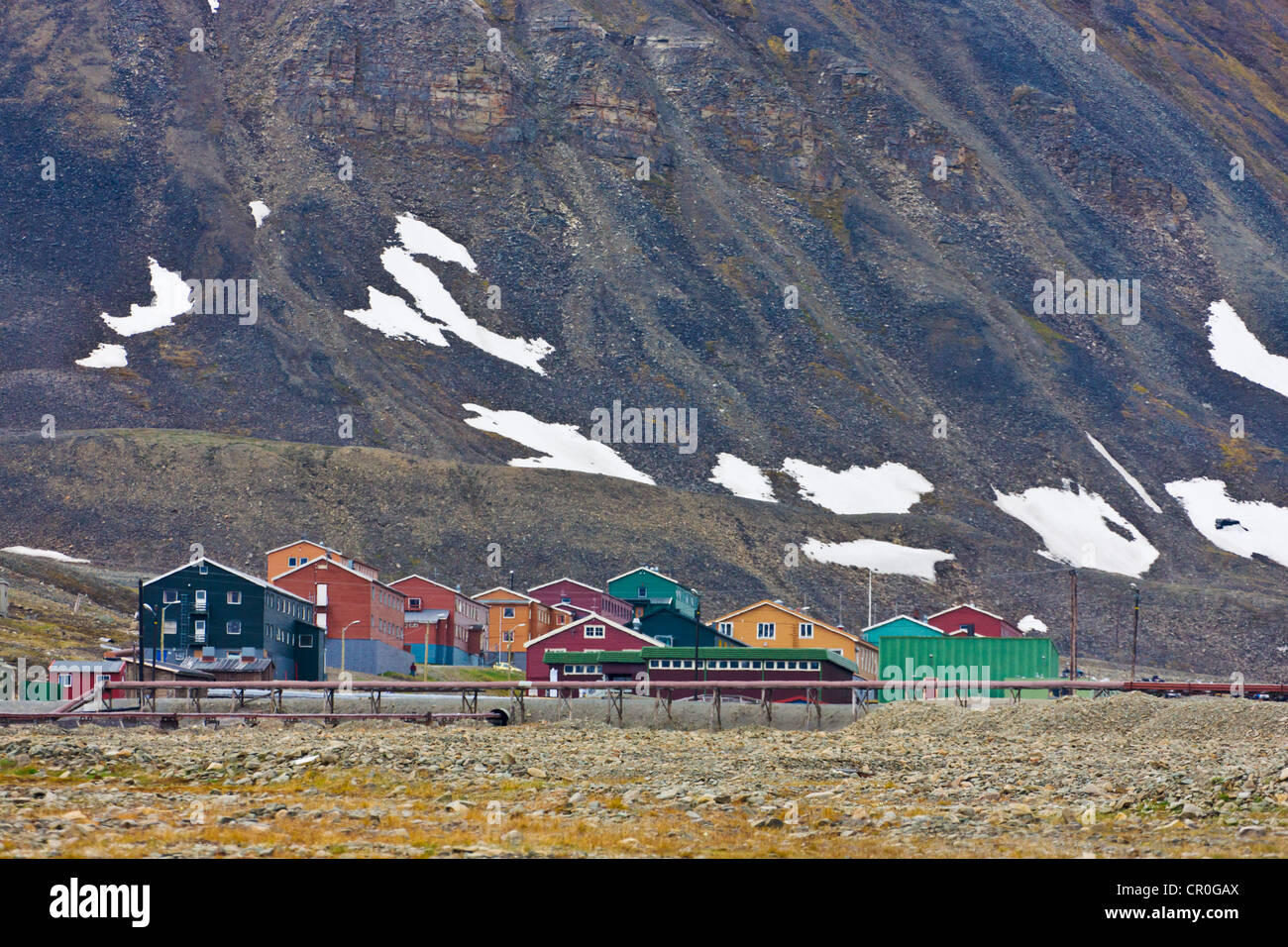 Longyearbyen svalbard norway snow hi-res stock photography and images ...
