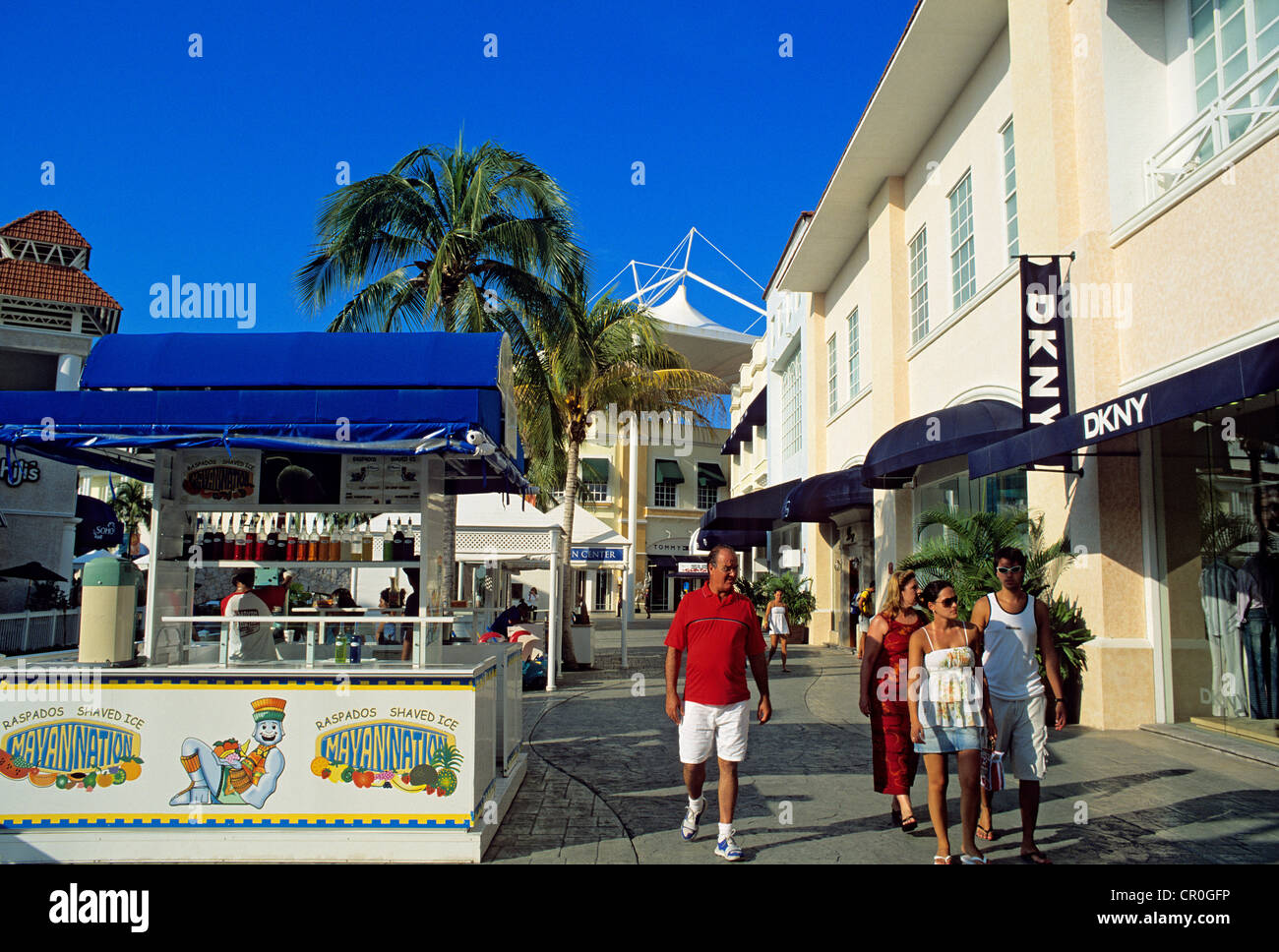 Shopping center cancun hi-res stock photography and images - Alamy
