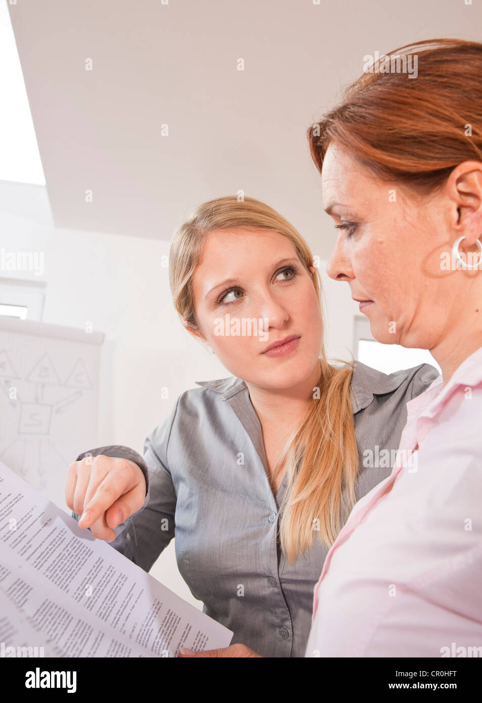 Contract two hi-res stock photography and images - Alamy