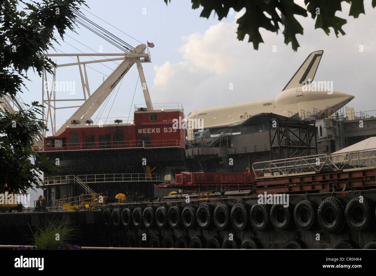 Über announces plans for UBER Air, photo shows The NASA space Shuttle ...