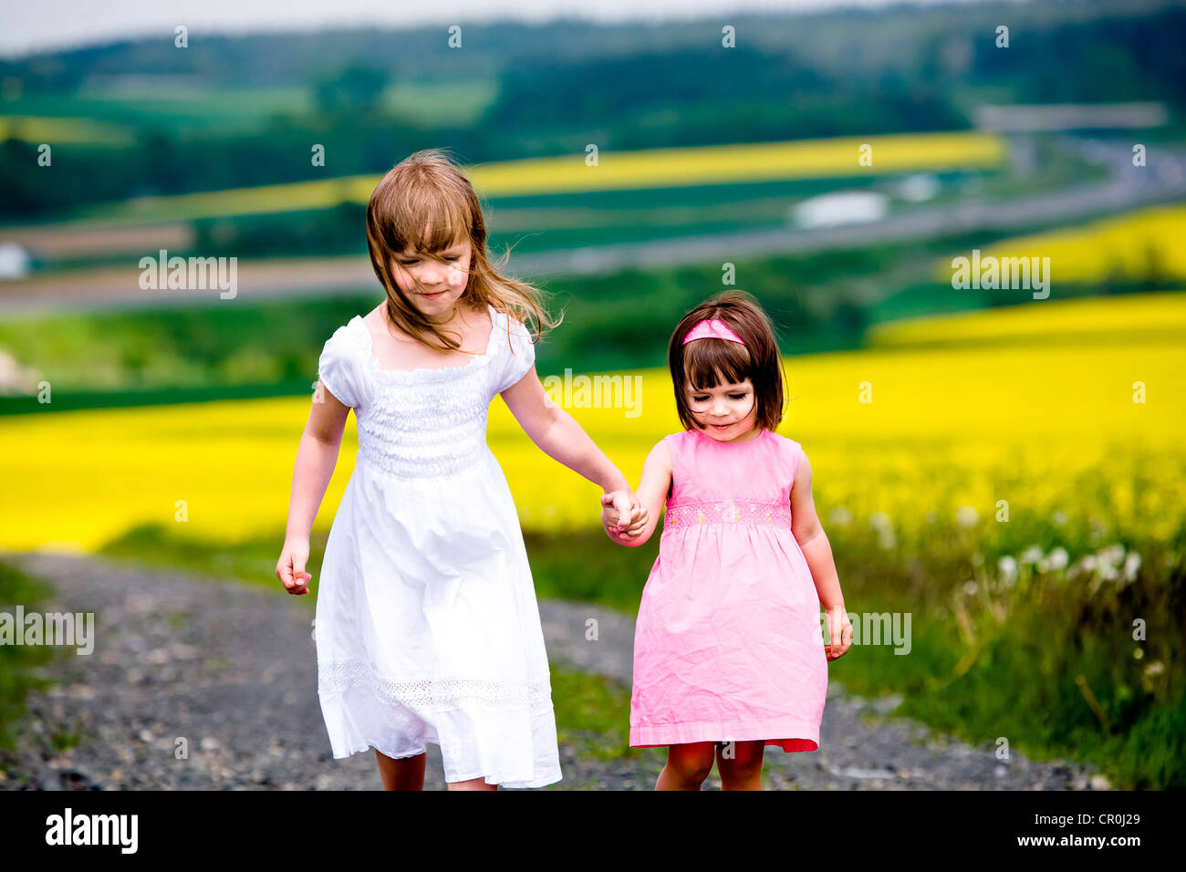 Two lane path hi-res stock photography and images - Alamy