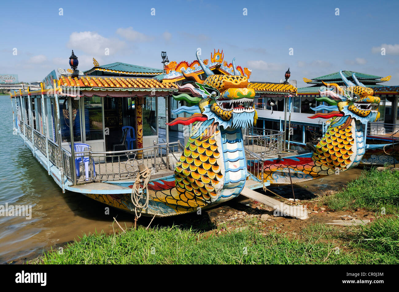 Dragon head and excursion boat, Song Huong or Huong Giang or Perfume ...