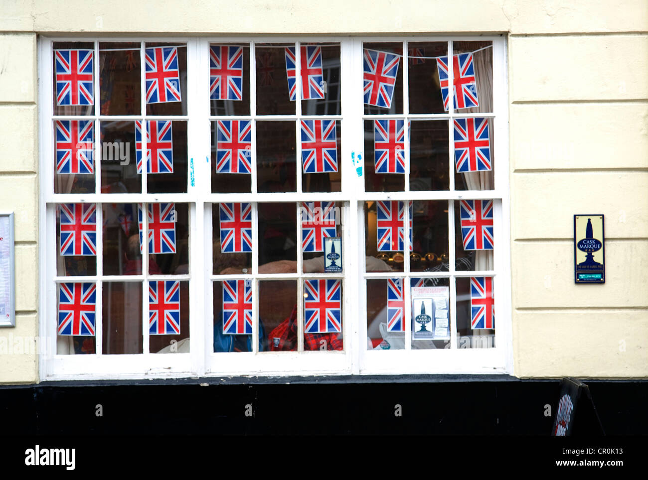 Rows of union jack flags hi-res stock photography and images - Alamy