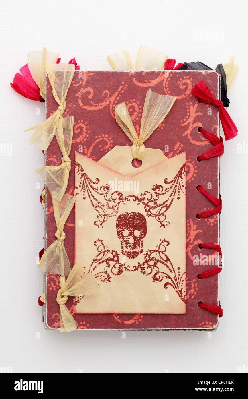 String bow book cover hi-res stock photography and images - Alamy