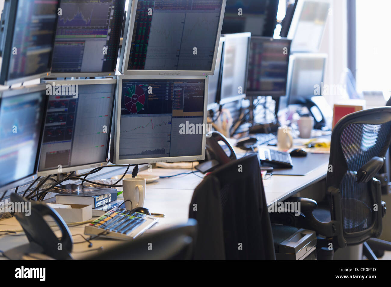 New york stock trading floor hi-res stock photography and images - Alamy