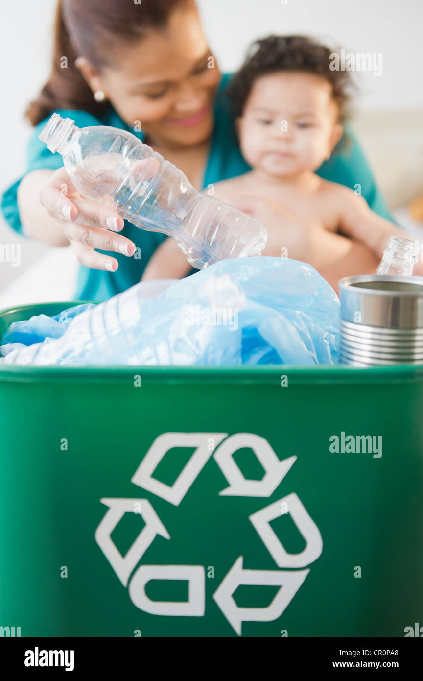 Recycling family learning mother hi-res stock photography and images ...