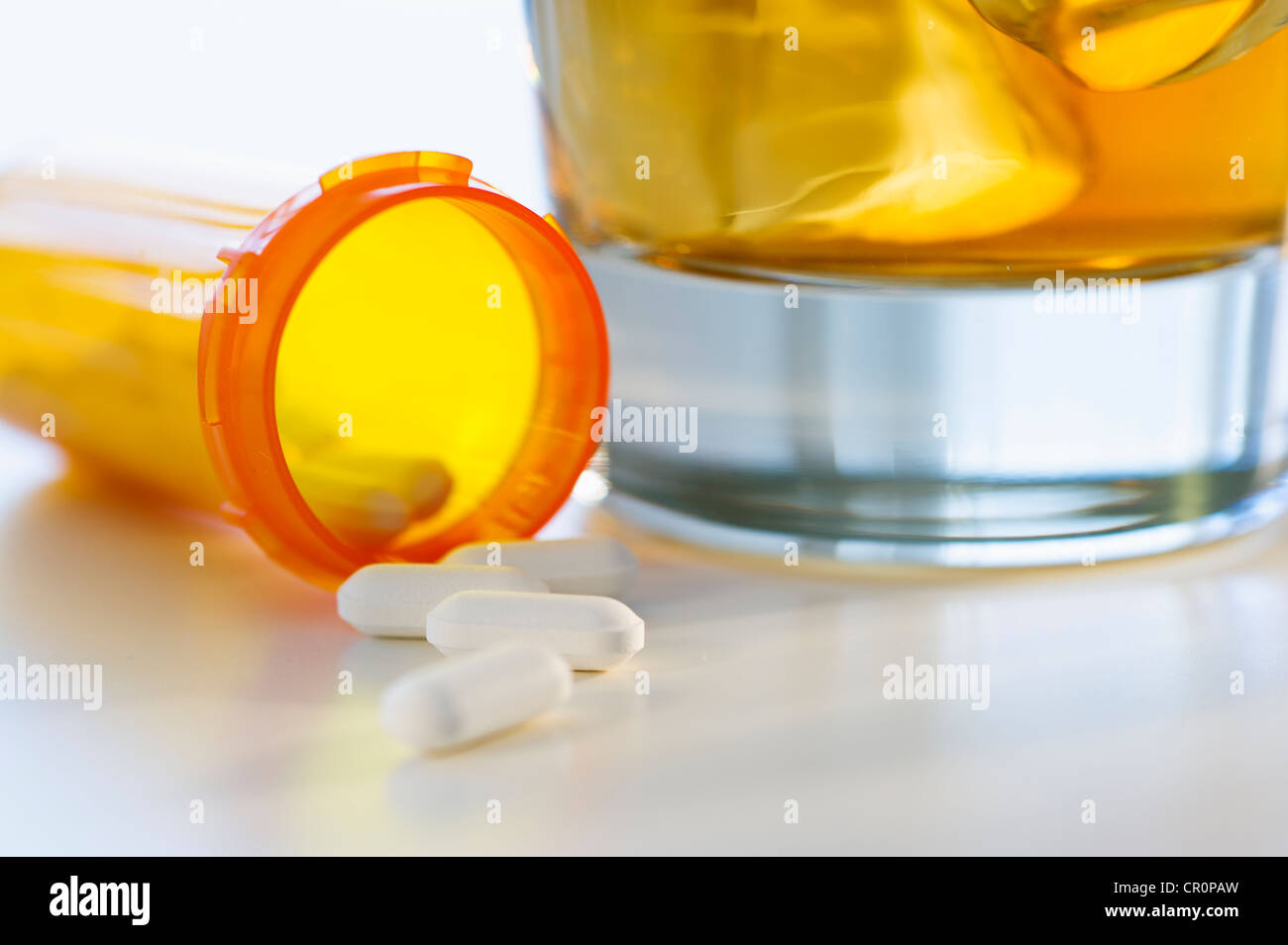Medication and alcohol hi-res stock photography and images - Alamy