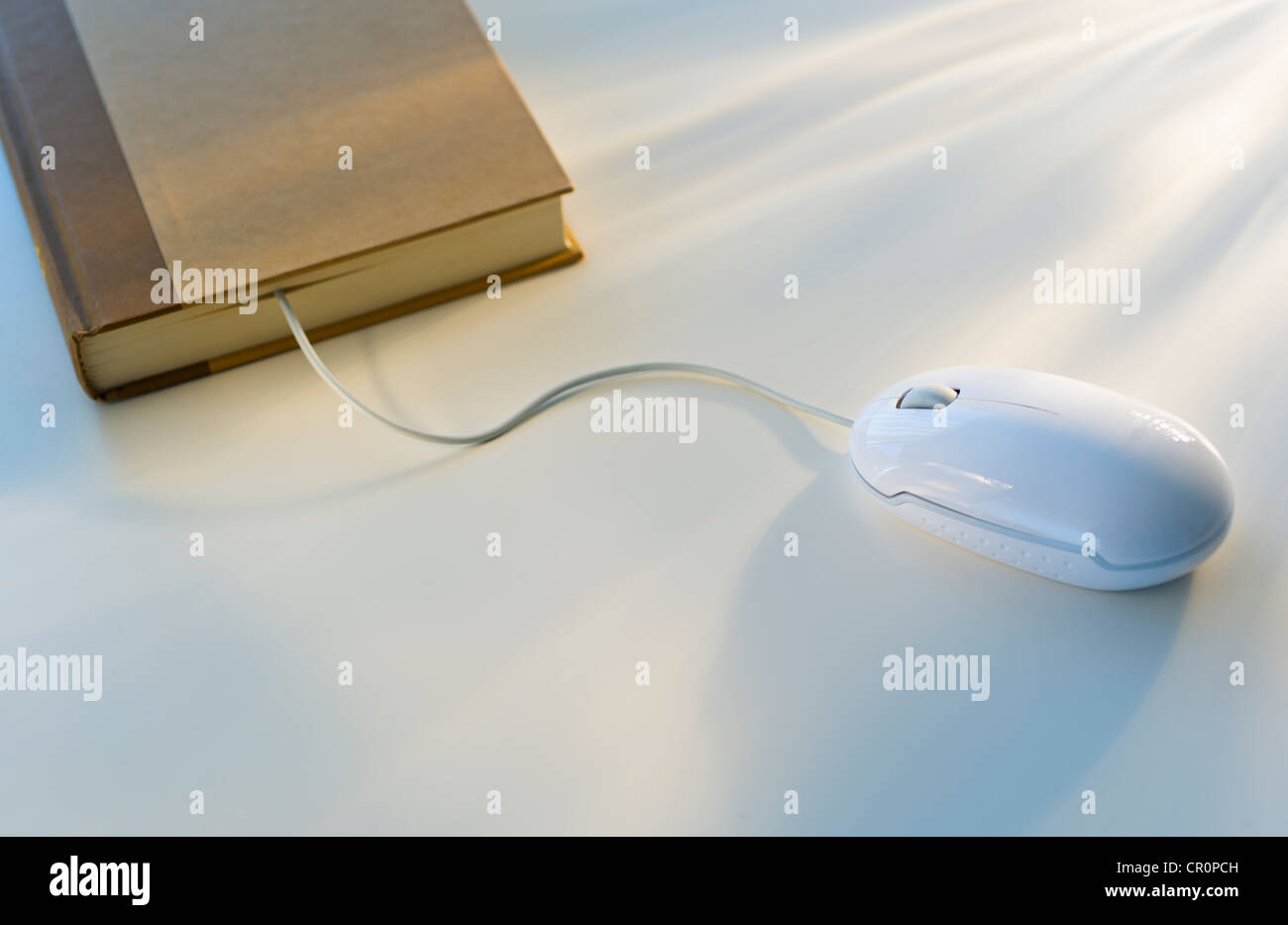 Mouse and book hi-res stock photography and images - Alamy