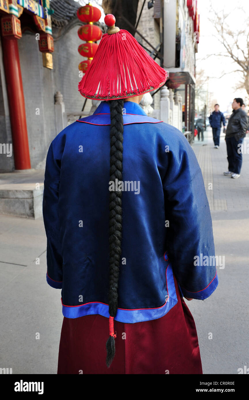 Traditional Chinese Outfit High Resolution Stock Photography and Images ...