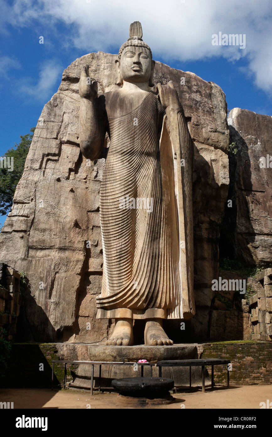 Aukana Buddha, Sri Lanka Stock Photo - Alamy